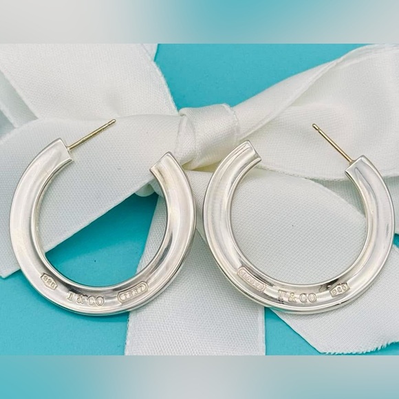 Tiffany & Co. | Jewelry | Tiffany Co Retired Ss Flat 837 Hoops Euc ...